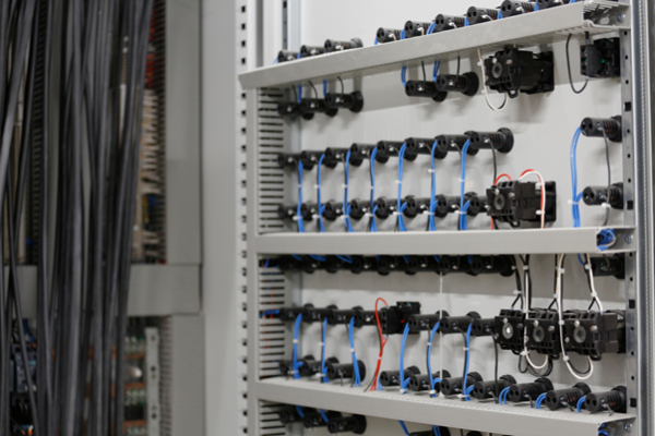 Difference Between Basic & Intelligent PDUs (Power Distribution Units)